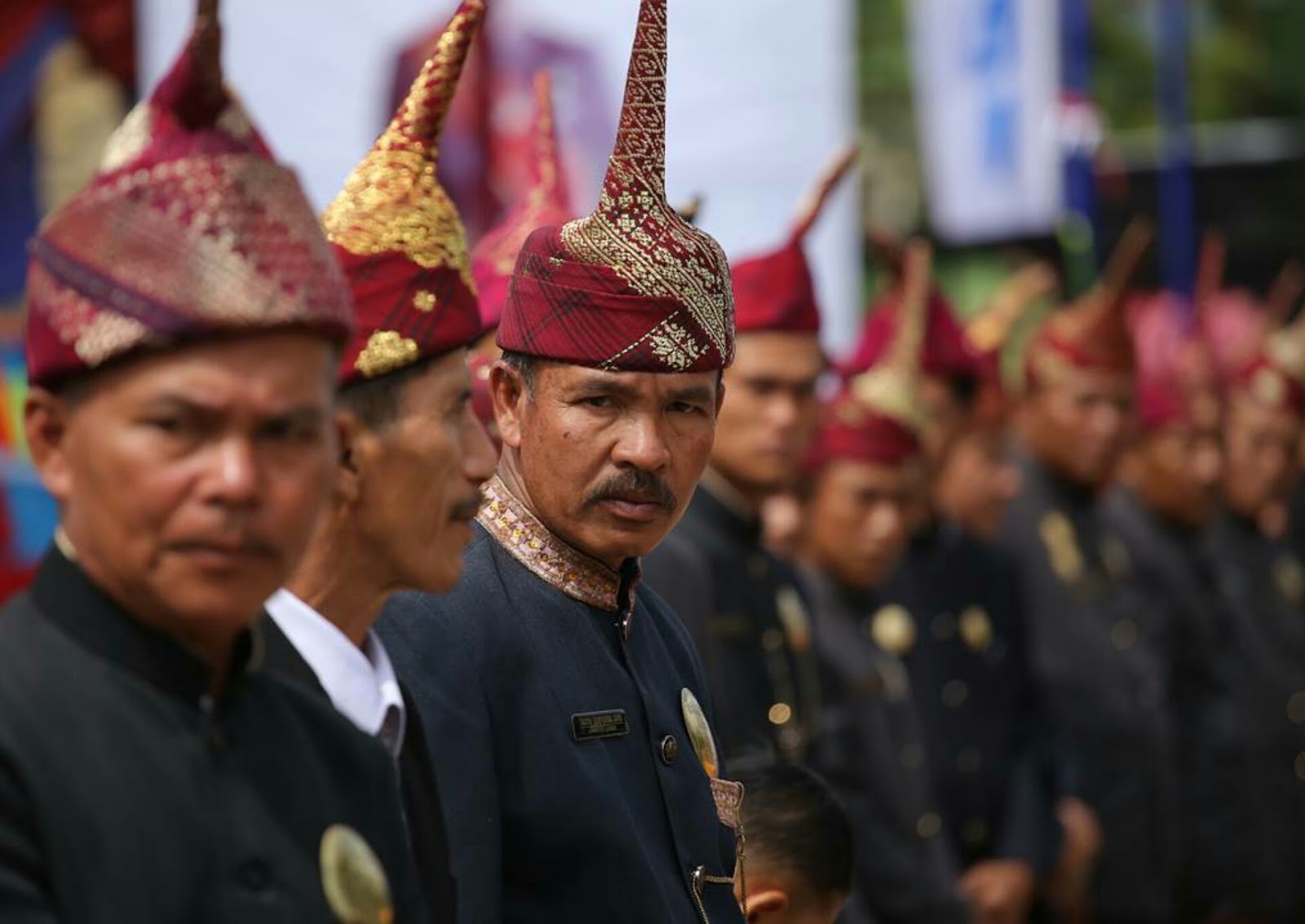 Pakaian Pengantin Pria Adat Lampung Saibatin Dan Pepadun Beserta Gambar ...