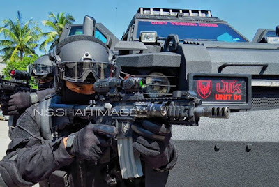 VAT 69 / UNIT TINDAKAN KHAS (UTK) PDRM ~ SALUTE! Sang Saka Biru