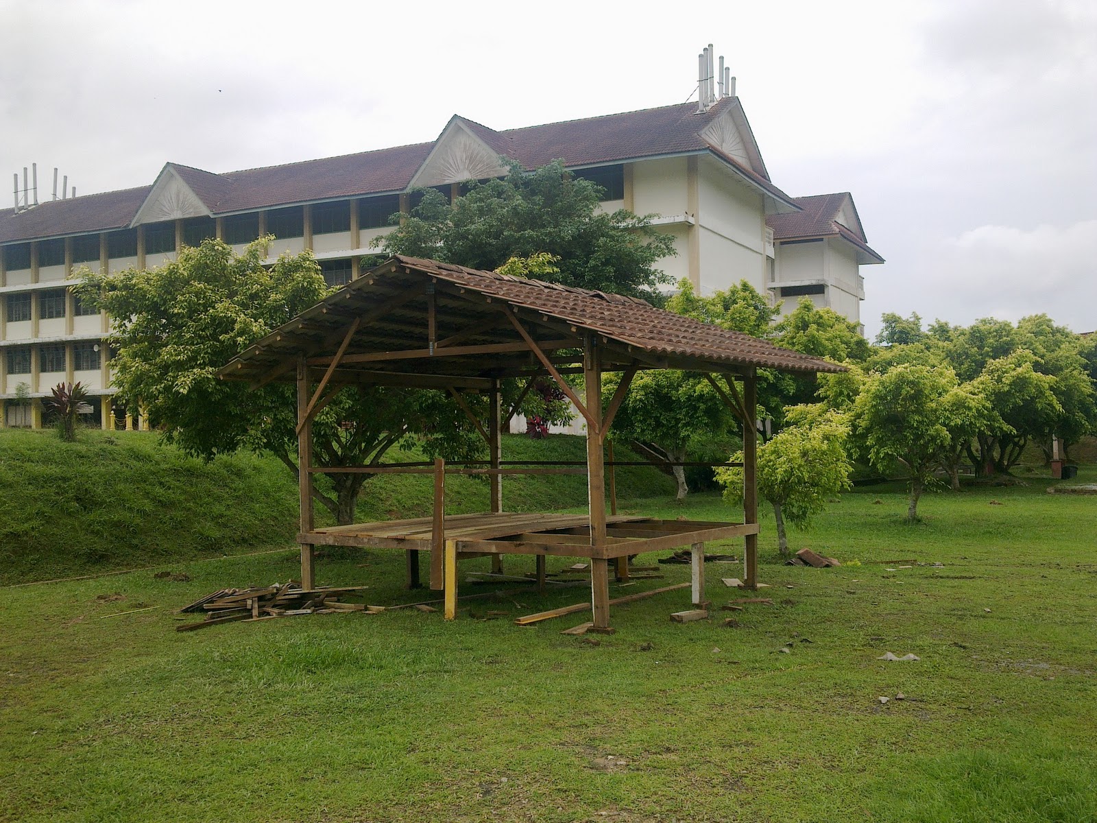 Blog Pengetua SMT Jasin: Jadikan SMT Jasin Sebagai Sekolah Dalam Taman