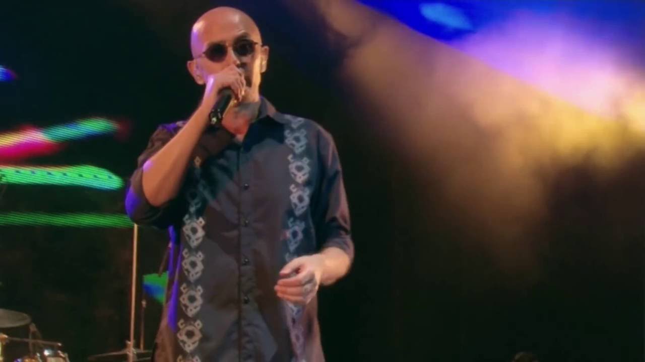 Angélica Italia: Jijiji (Indio en concierto) - Indio Solari HD / CC ...