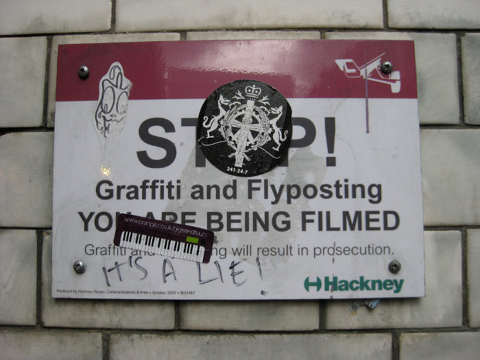 25 Signs Improved by Graffiti | Funny Signs