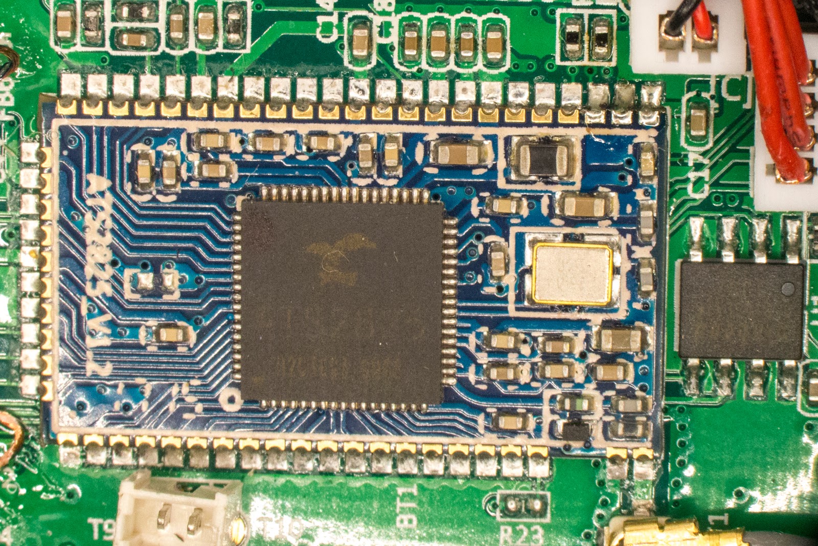 ノジマの1万円の コンデンサー ハイブリッド ヘッドホン EA-BT4HS ⑦ 分解 デジタル基板編