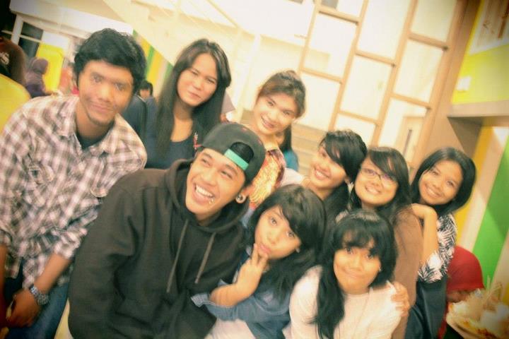 Buka Puasa Bersama Alumni SMP 194 di Pecel Lele Lela | PATRIOTISME ...