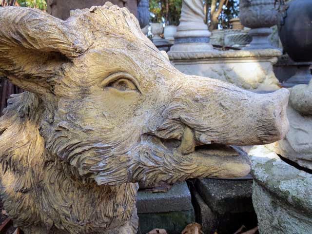 byRhyta Photography: Grotesque Statues