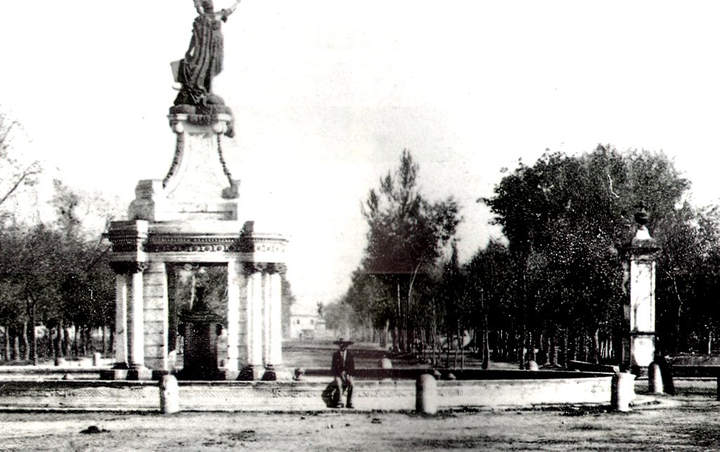 MEXICO EN EL TIEMPO: FUENTES DEL PASEO DE BUCARELI