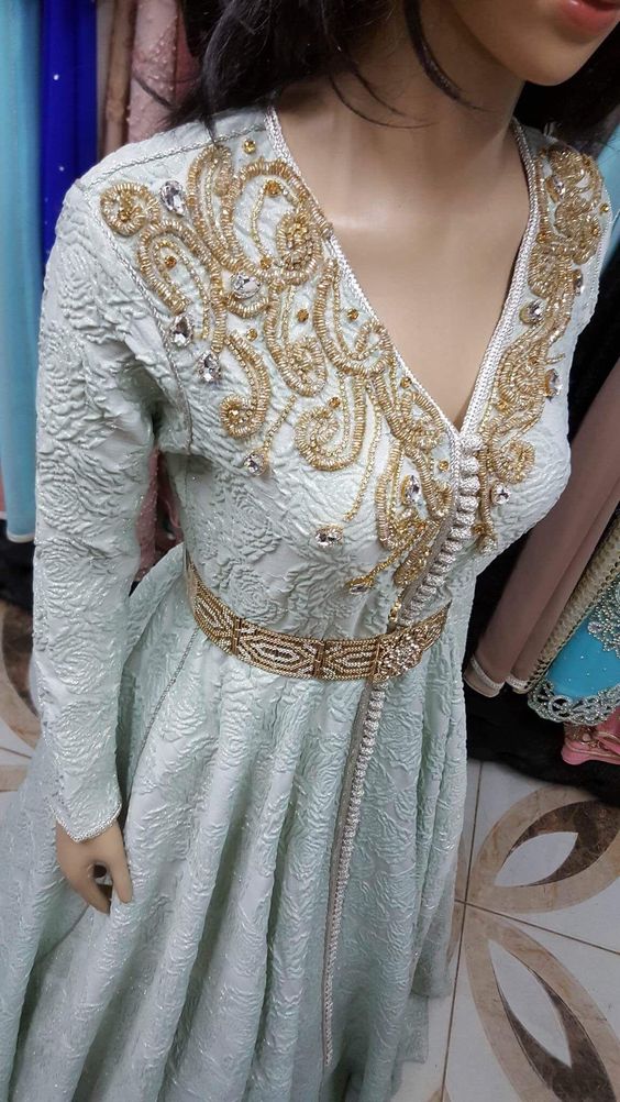 أشكال متنوعة للقفطان المغربي بأخر الإبداعات caftan marocain moderne