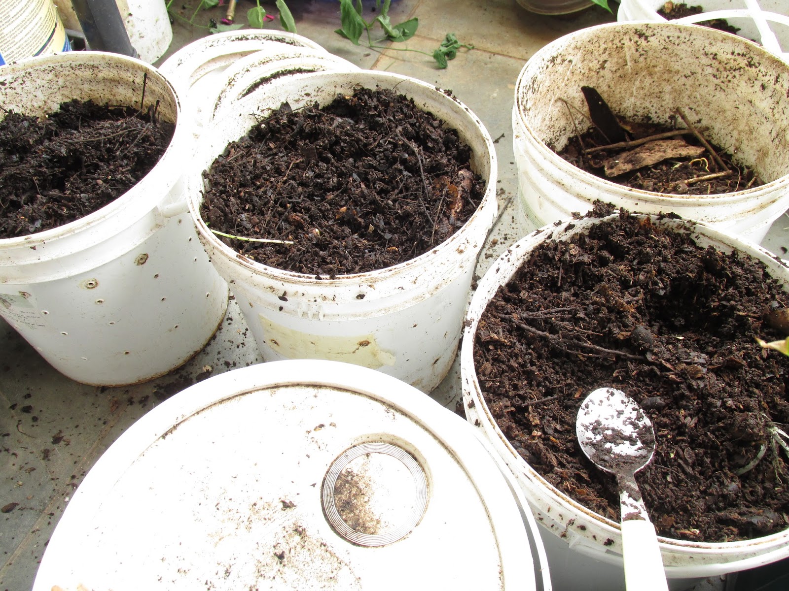 .: Guia Completo de Compostagem com Microorganismos Eficientes