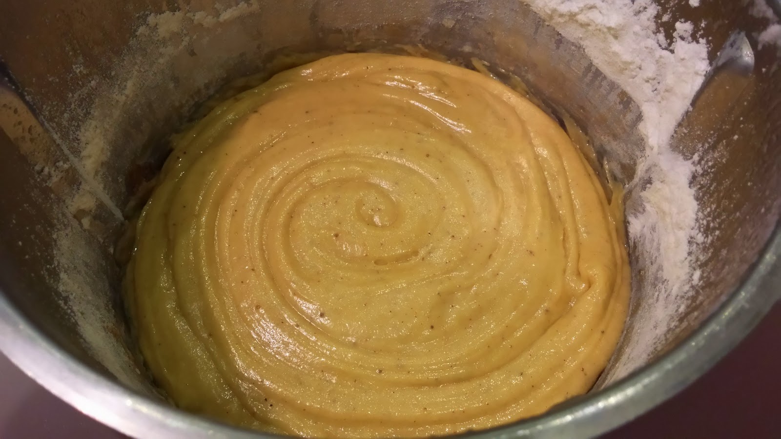 Apie Viską: Toliau žaidžiame su mieline tešla.