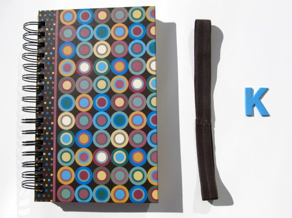 Craftaphile: A Monogrammed Book Band