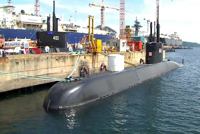 DEFENSE STUDIES: RI Siap Bangun Kapal Selam Sendiri pada 2019