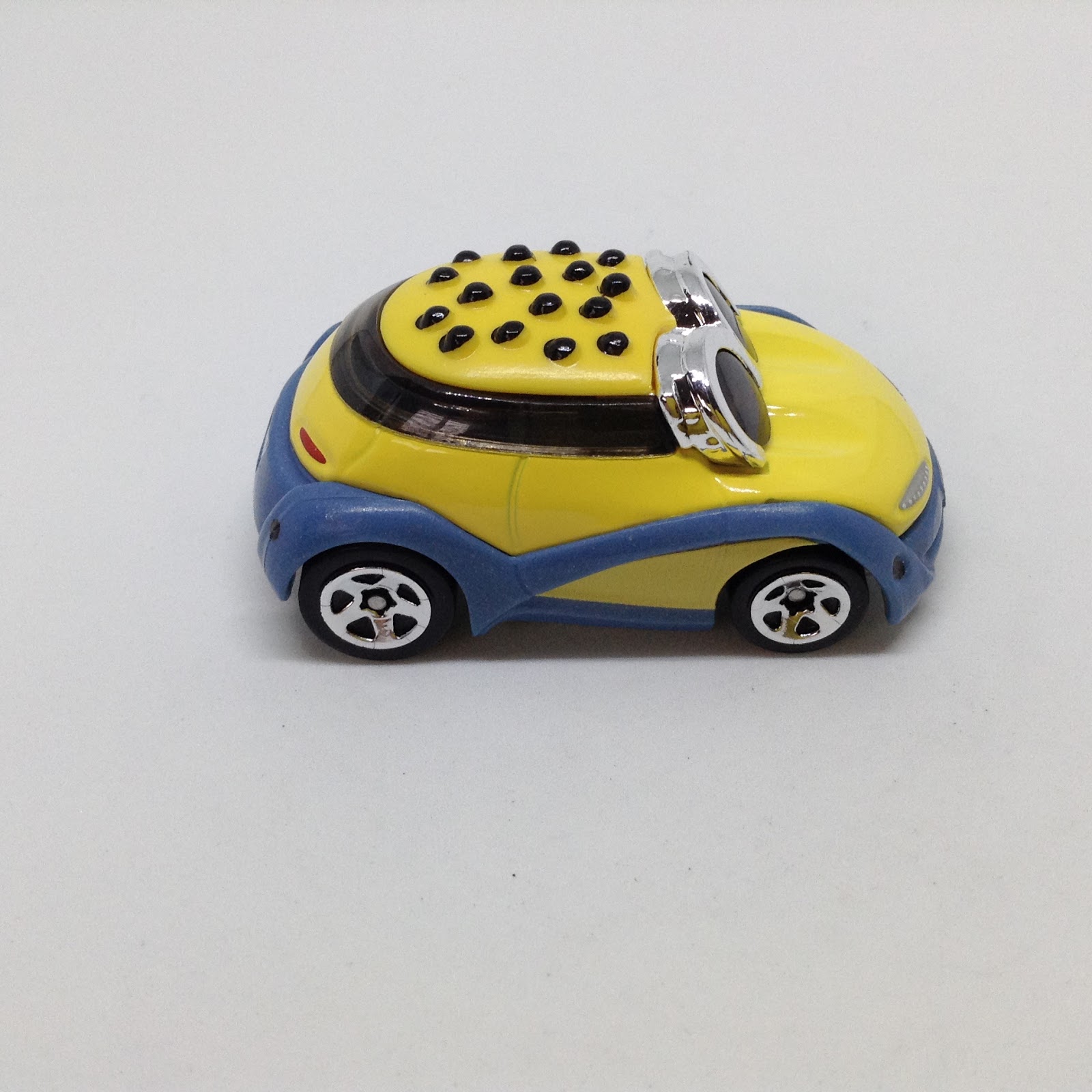 JULIAN'S HOT WHEELS BLOG: Minion Jerry (2017 Despicable Me 3 Character Car)