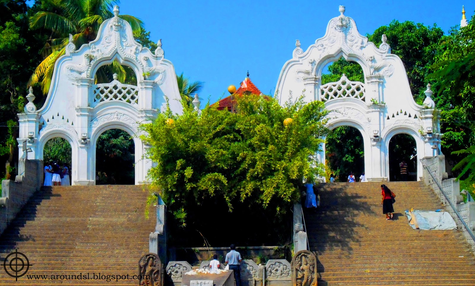 Kelaniya Temple [කැළණිය රජමහා විහාරය]