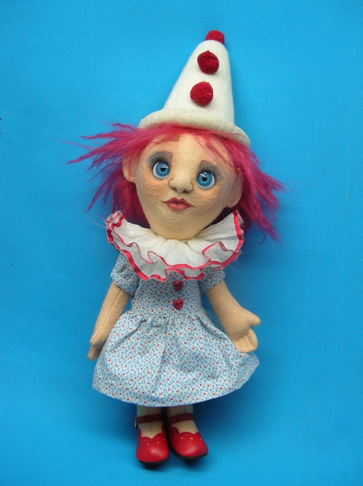 ODD-Jects d'Art: PRESSED/MOLDED FELT FACE DOLLS