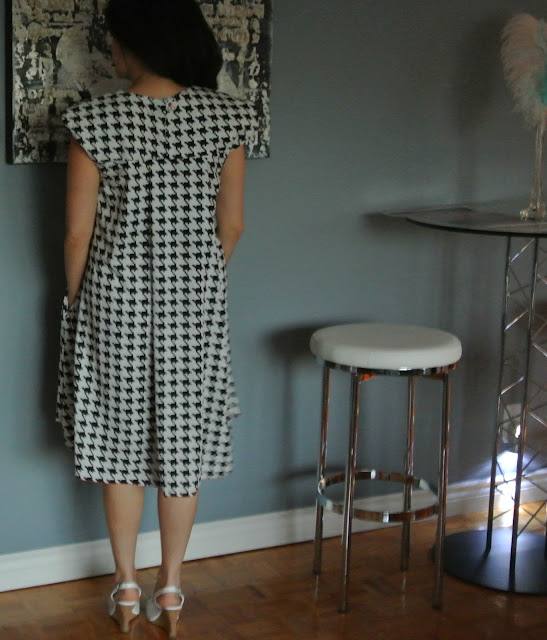 Sew Coco: A houndstooth dress