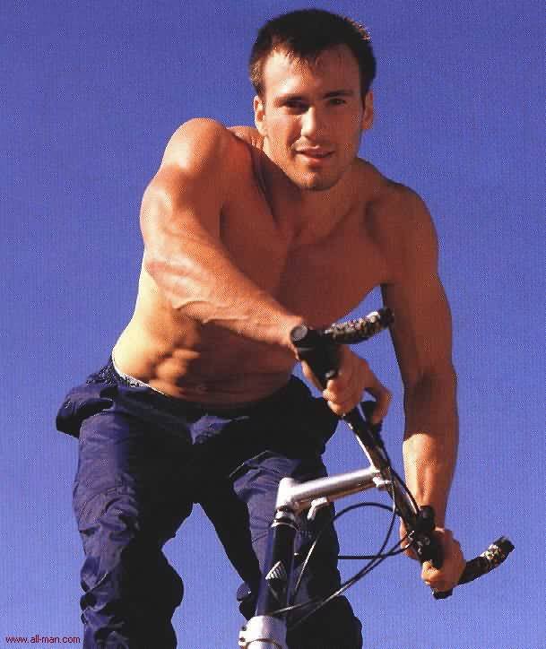 Eyecons: FRIDAY FAB 40+ ERIC NIES