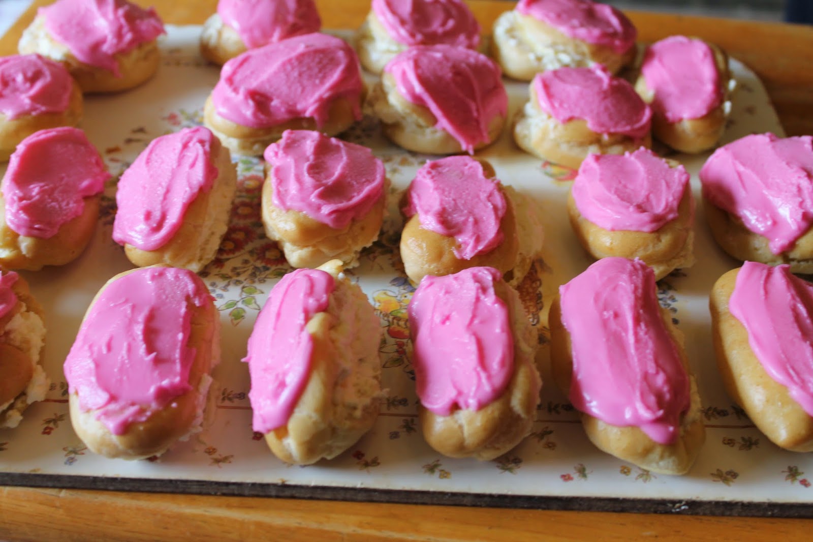 Miss Elizabeth's Baking Blog: Mini Rose Éclairs (& a few profiteroles)