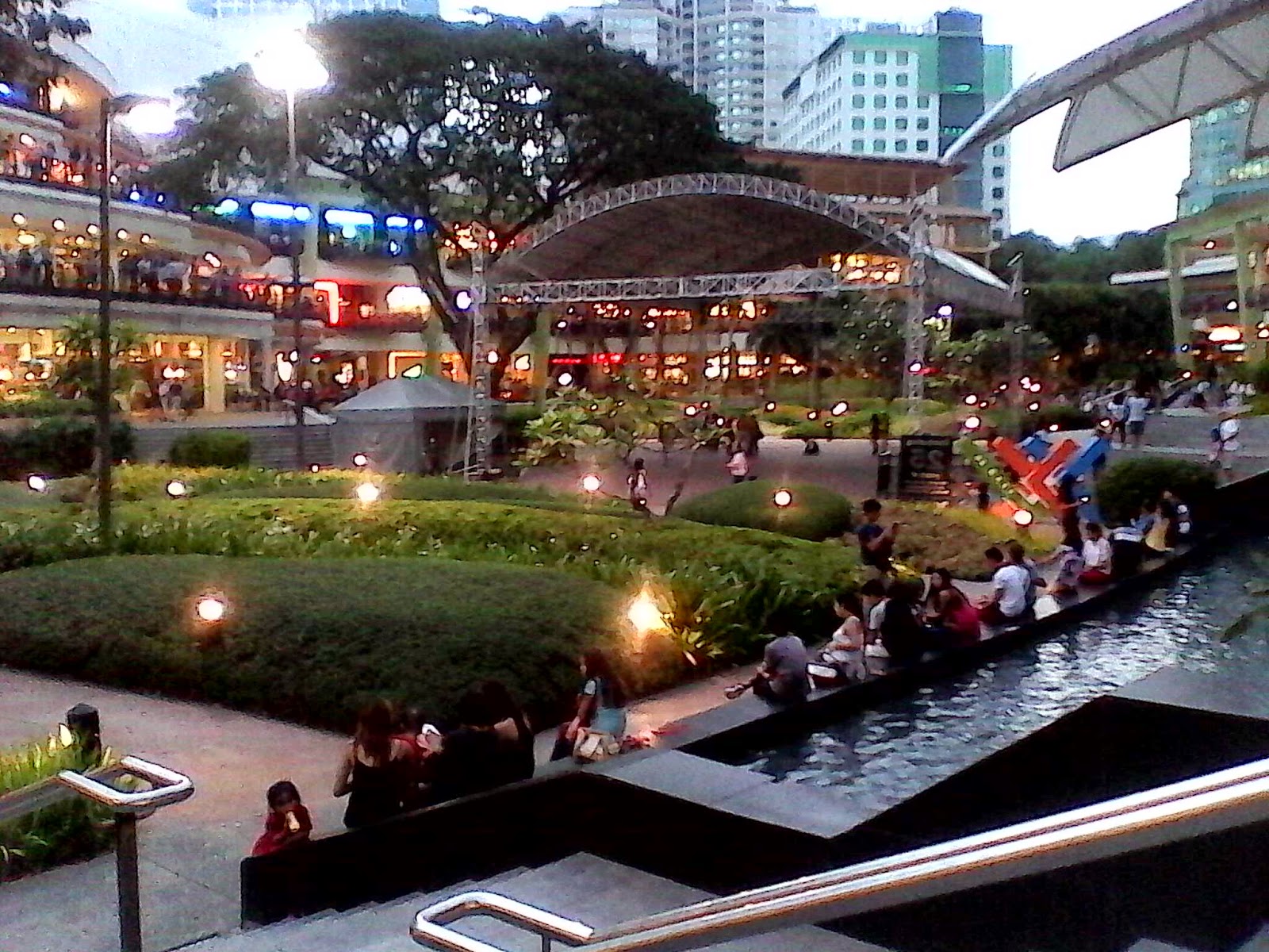 Must Be That Girl!: Night Scenes At The Ayala Terraces