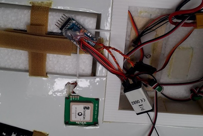 /dev/random: Elevon / V-Tail mixer with Arduino Pro Mini 5V