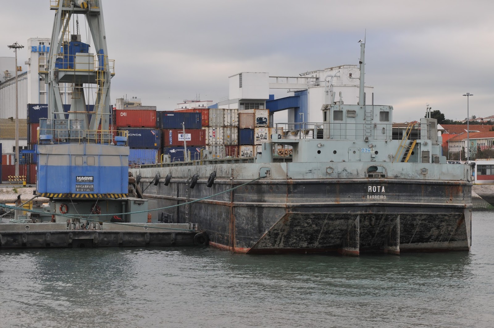 SHIPS & THE SEA - BLOGUE dos NAVIOS e do MAR: Batelão ROTA