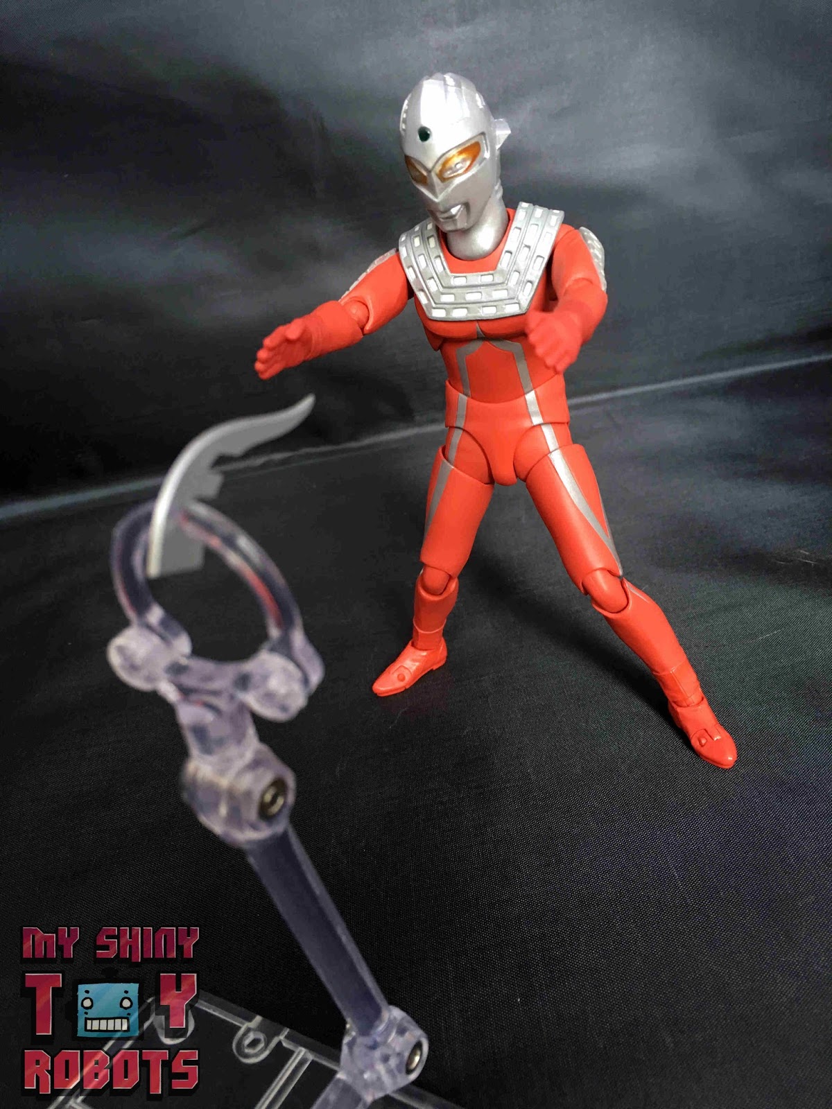 My Shiny Toy Robots: Toybox REVIEW: S.H. Figuarts Ultraseven