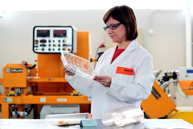 Desenvolupen un plàstic 100% biodegradable a partir de restes de pa