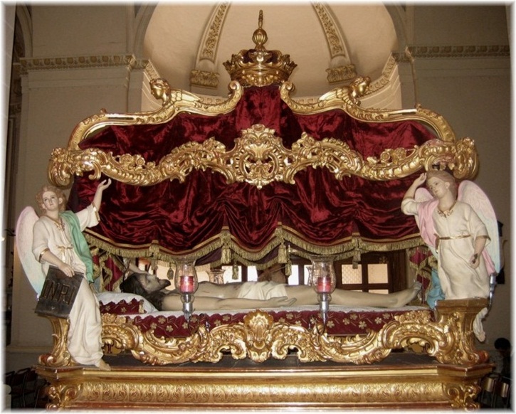 SETTIMANA SANTA A MALTA: LE STATUE DI MALTA - LA SEPOLTURA