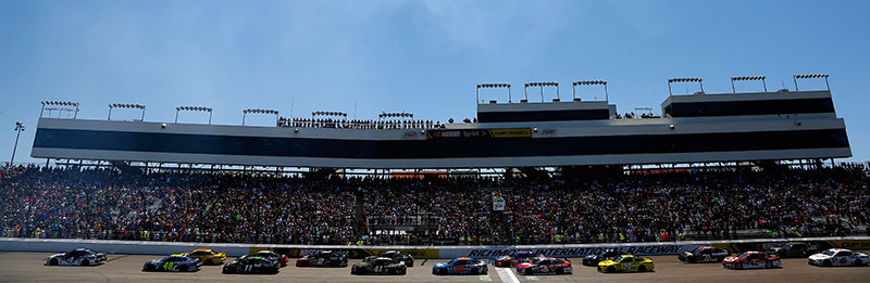 NASCAR Race Mom: Friday Night #NASCAR Racing