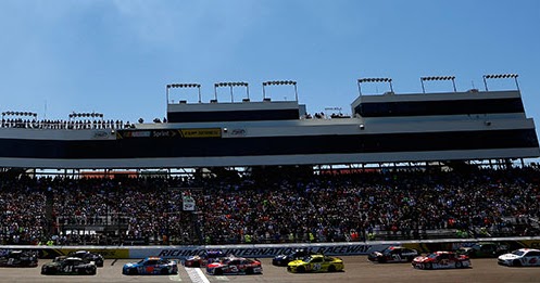 NASCAR Race Mom: Friday Night #NASCAR Racing