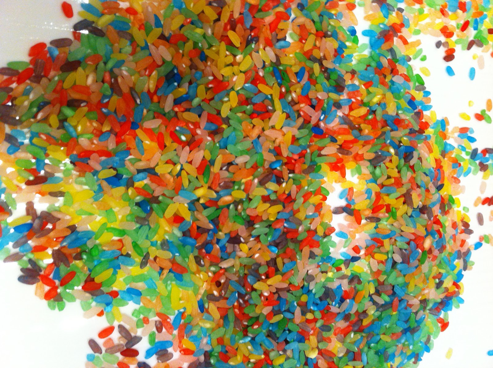 Colouring Rice - Laughing Kids Learn