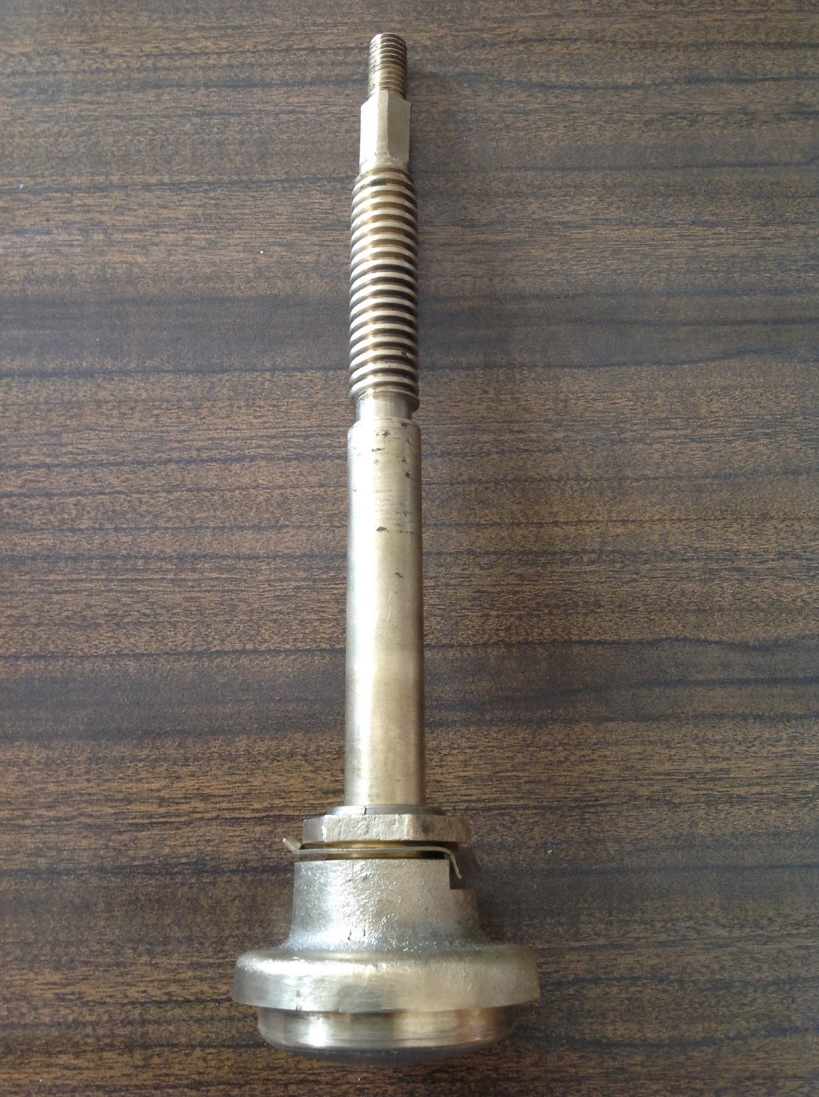 Despiece de una válvula de globo: VÁSTAGO