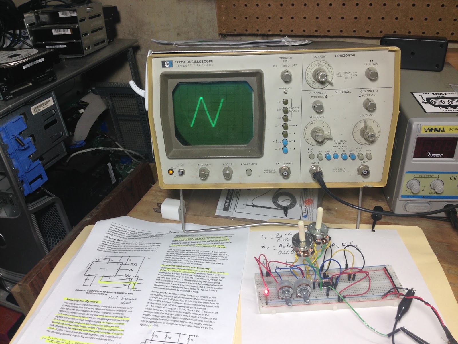 Learn By Making: Project Signal Generator - ICL8038