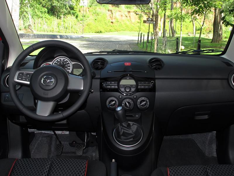 Autos: Mazda2 2012 llega a México desde 179,990 pesos