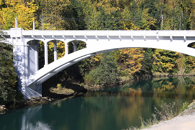Loving Washington State: The Henry Thompson Bridge in Concrete, WA