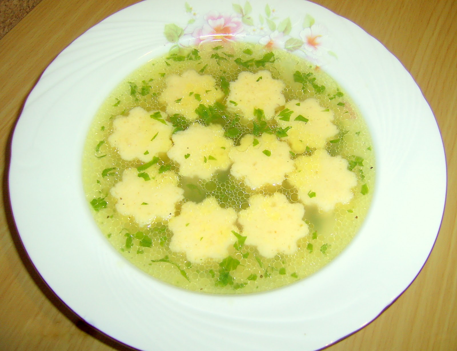 Simplicity - Simplitate in bucatarie: Supa de gaina cu galuste imperiale