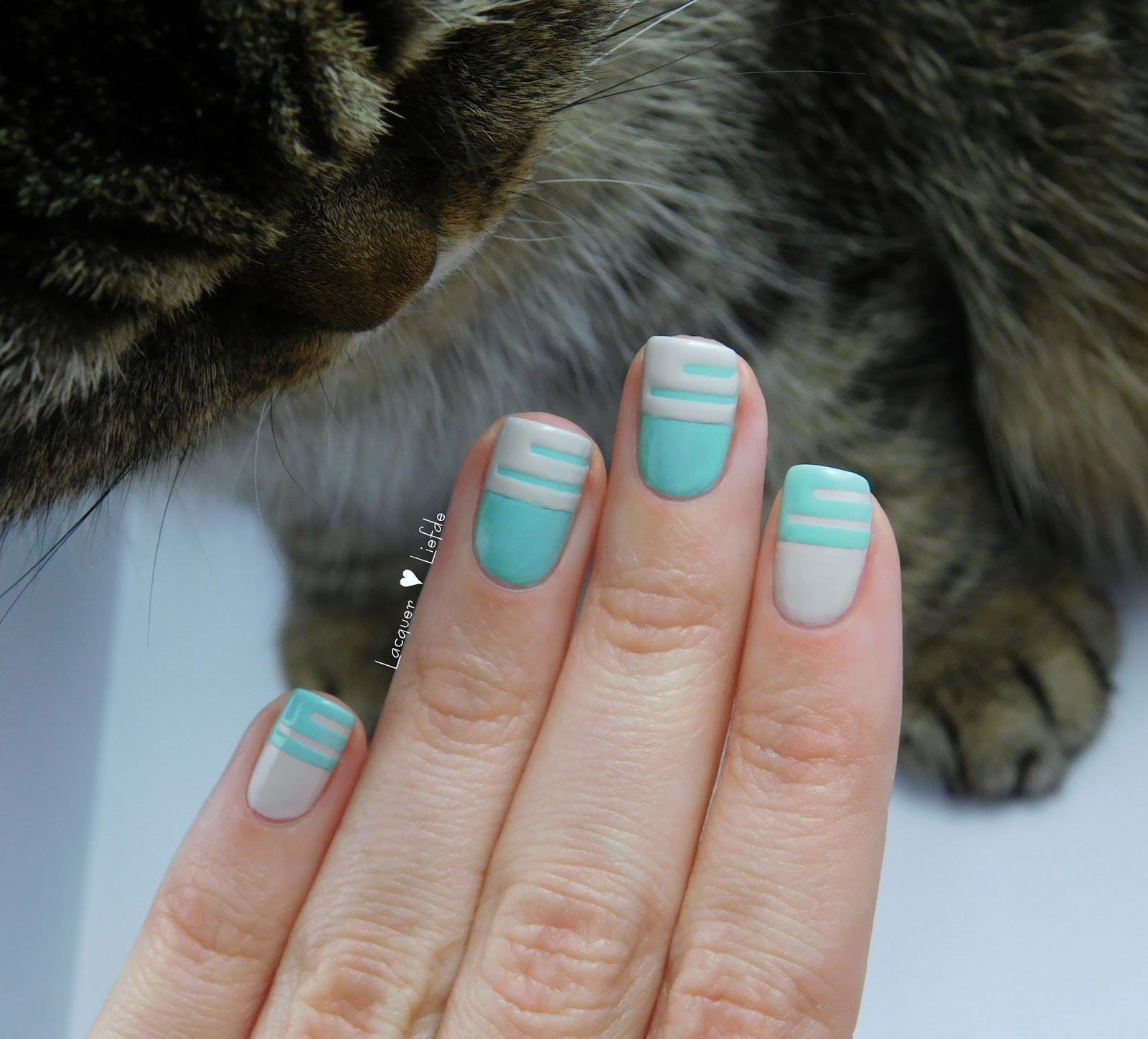 Lacquer Liefde: Cut Out Nails