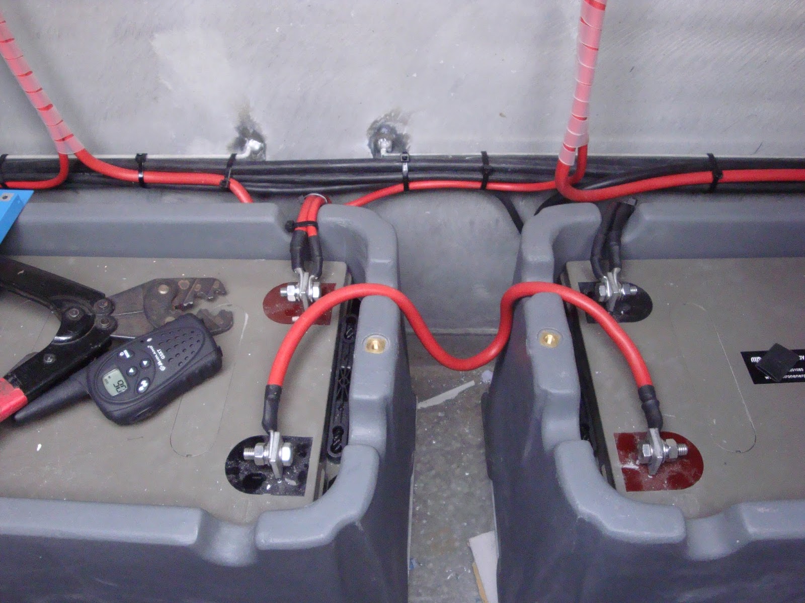 ΚΑΛΑΚΩΝΑΣ ΜΗΝΑΣ: ΗΛΕΚΤΡΟΛΟΓΙΚΗ ΕΓΚΑΤΑΣΤΑΣΗ ΚΡΕΝΙΟΥ ΣΕ ΣΚΑΦΟΣ