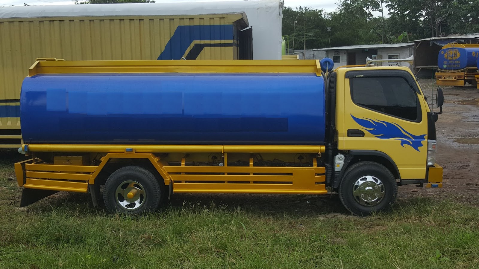 Dijual mobil truk tangki tahun 2017 ada 10 unit