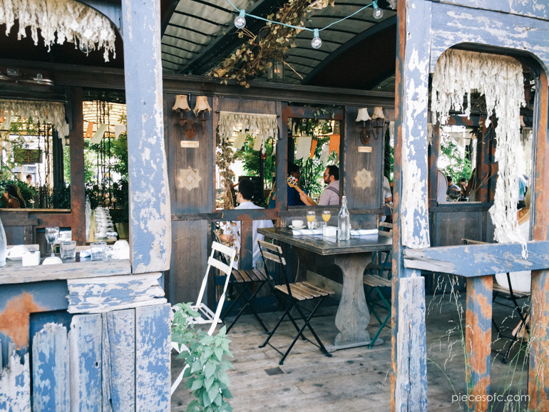 Outfit 》Red dress for outdoor brunch - Gallow Green