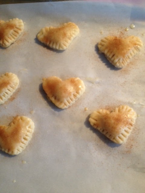 MorningNooNight: Heart Shaped Empanadas de Cajeta