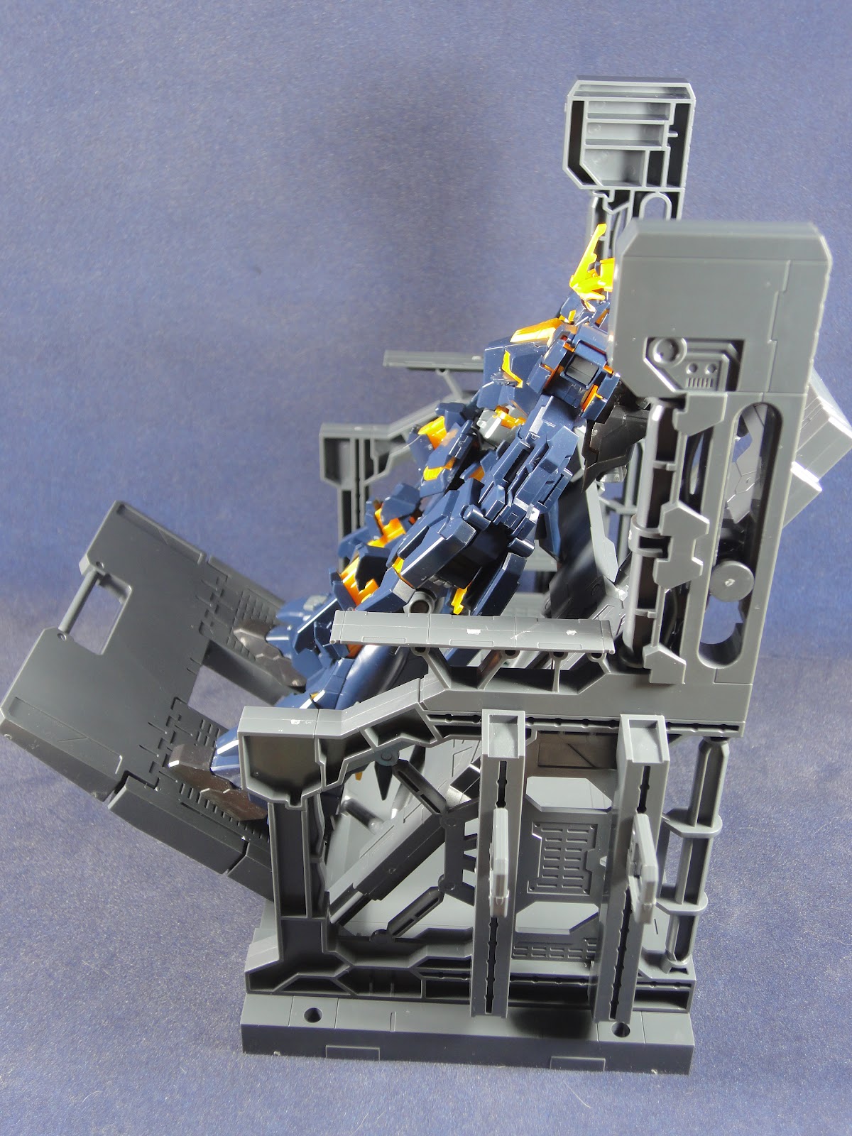 GunplaNovice: Builders Parts Gunpla System Base 001 by Bandai (Review)