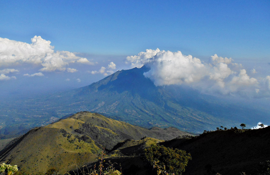 Wisata Pendakian Gunung Merbabu di Jawa Tengah - Cinta Indonesia