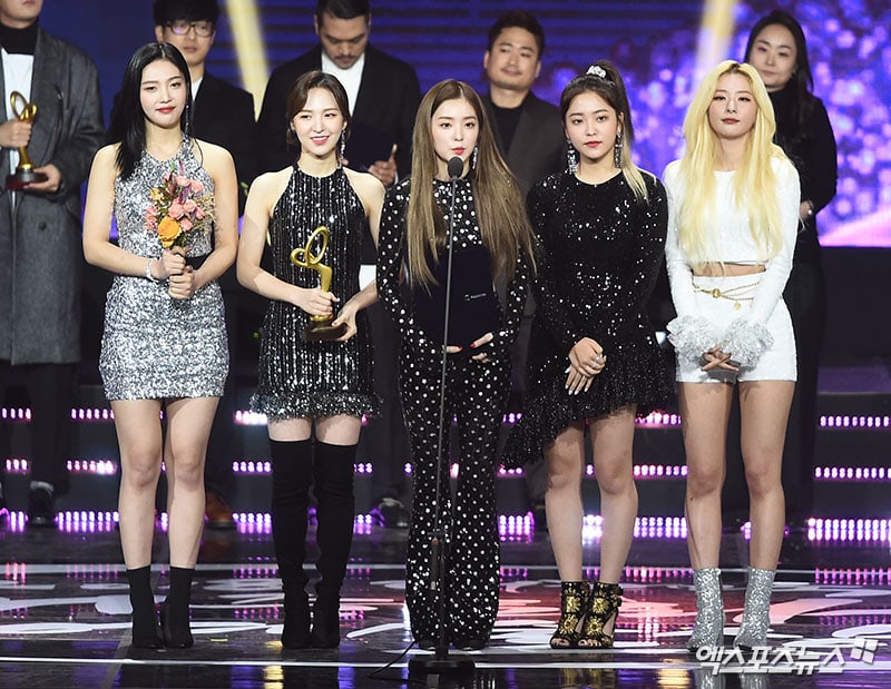 [POJOK SELEB] BTS, Red Velvet, Son Ye Jin, Yoo Jae Suk, Dan Lebih ...