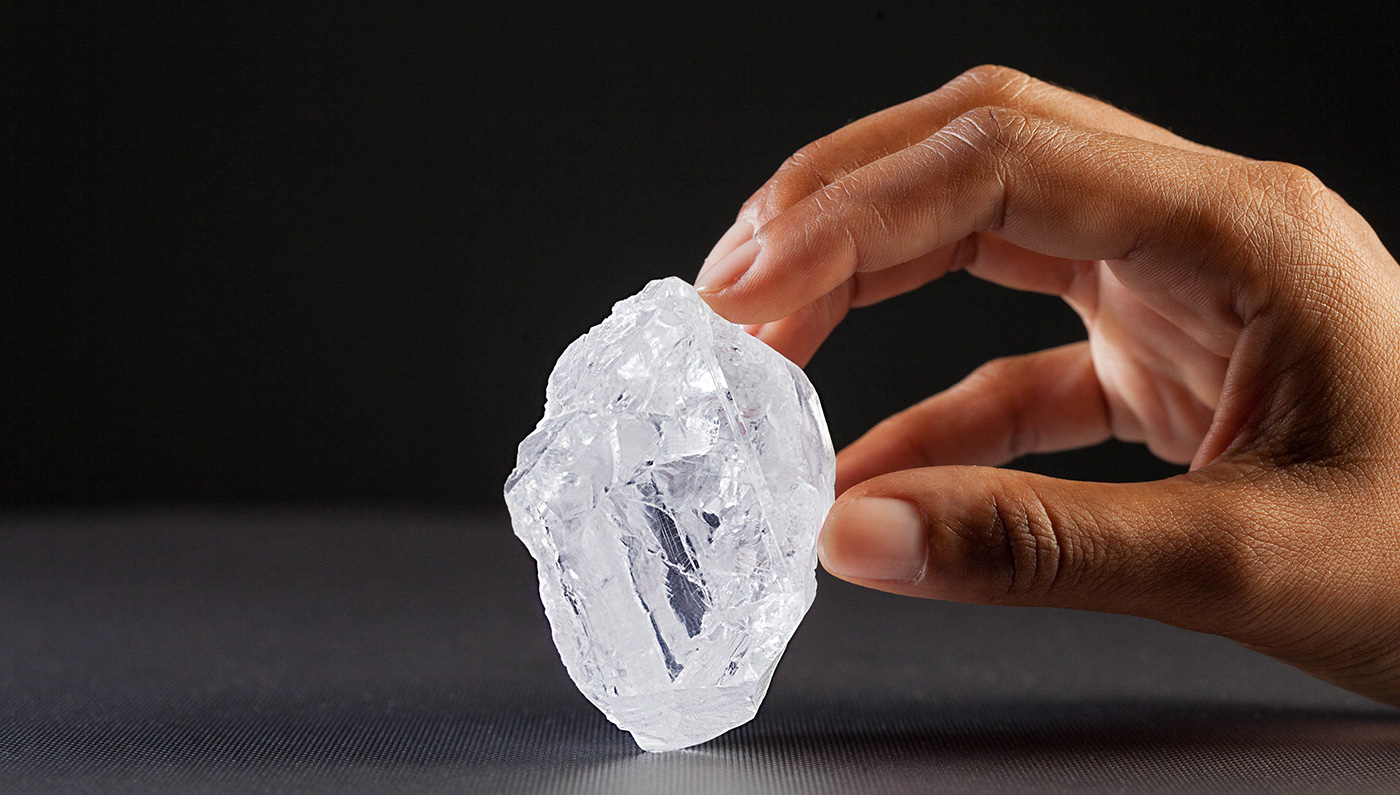 Passion For Luxury : 1,109-Carat Lesedi La Rona Diamond