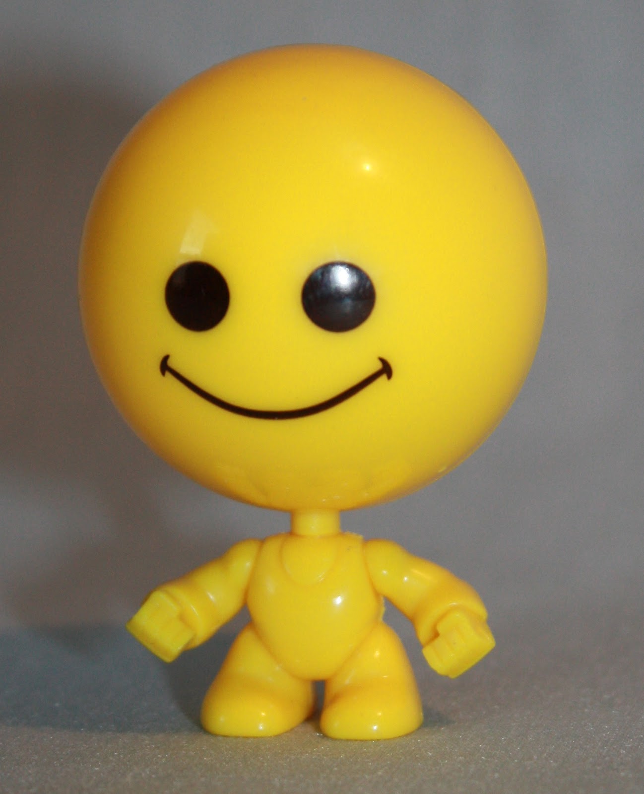 The Plastic Eyeball - A Toy Blog: Battle Morphing Orbs