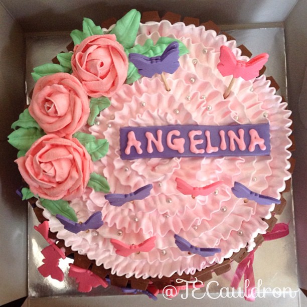 The Enchantress' Cauldron: Angelina's Birthday Cake!