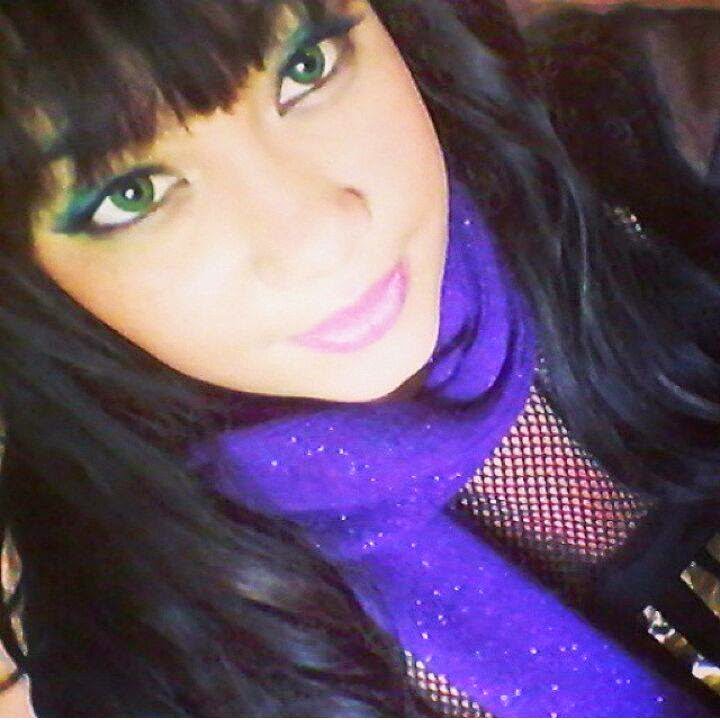 POR SI NO LO SABIA Ella es la ''LA PERRY'' La joven locutora que a ...