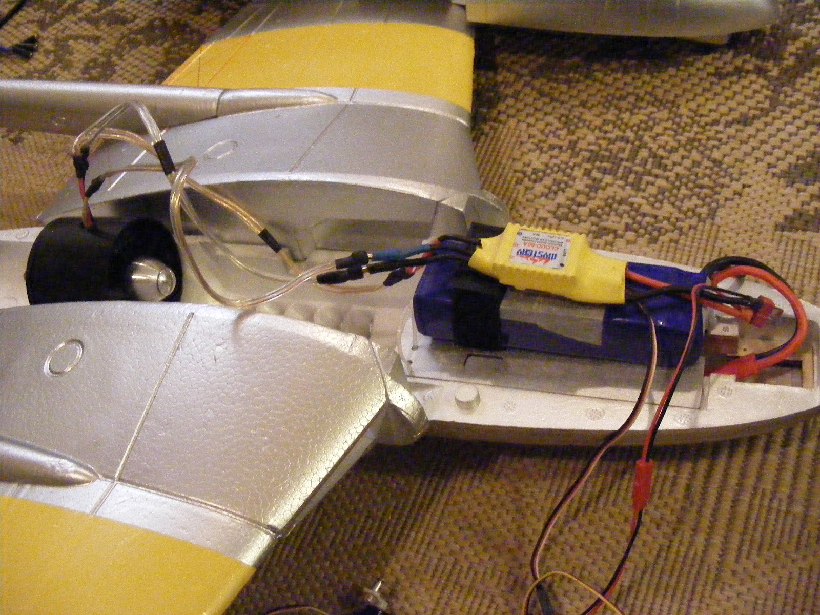 RC Flying Models: Durafly De Havilland Vampire