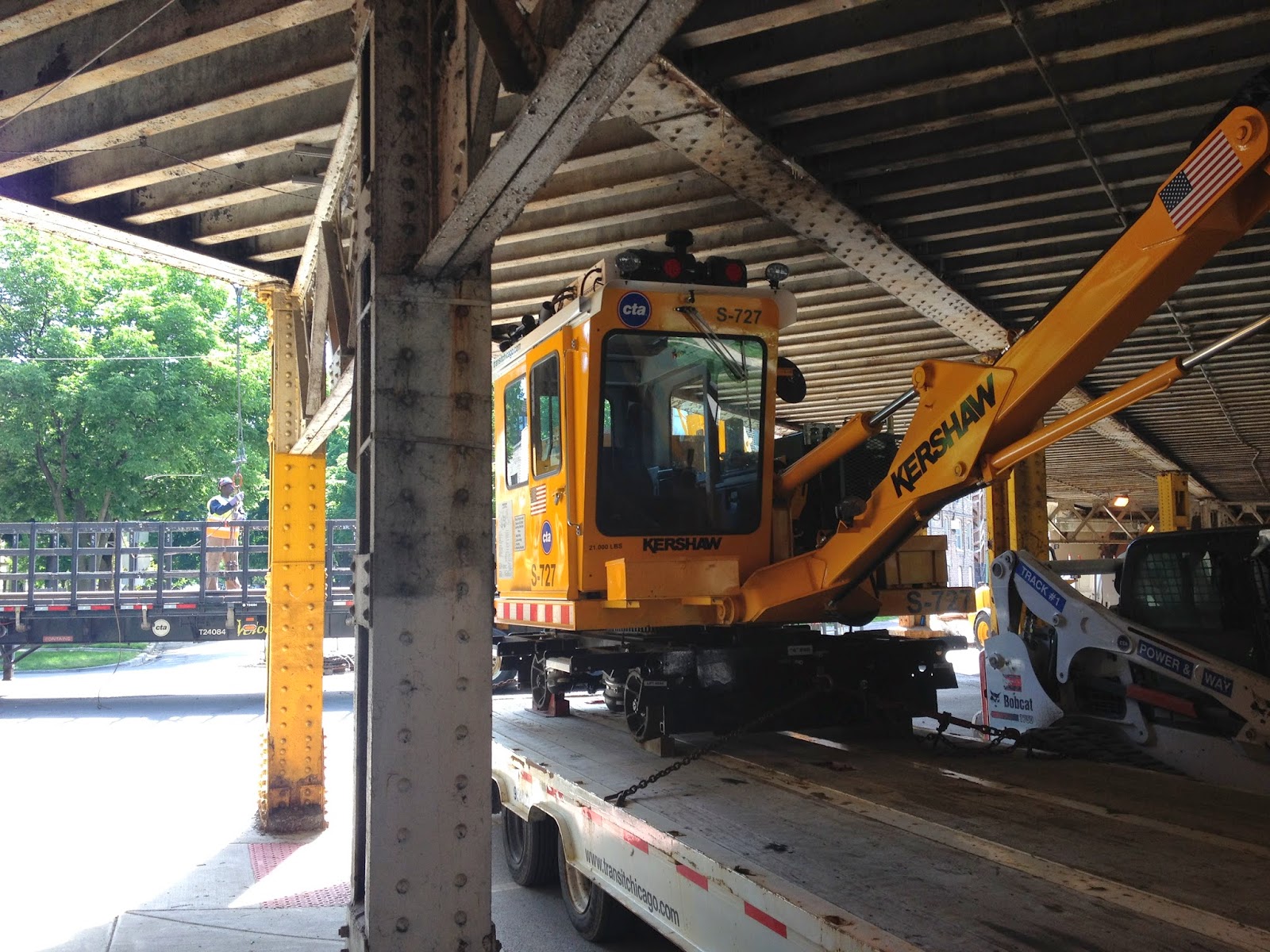 Chevanston Rogers Park: Kershaw Tie Crane