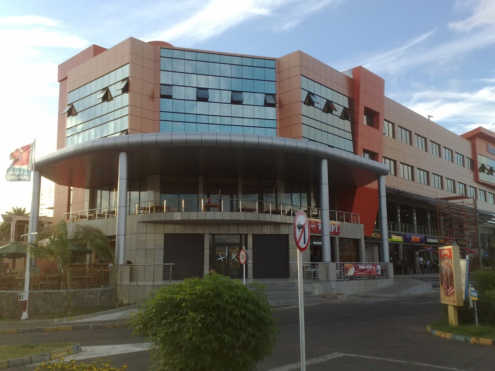 MAURITIUS ISLAND - Ile Maurice: New Super U Complex