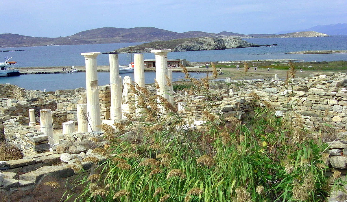 Royalty Yachts: Rineia Yacht Charters in Greece